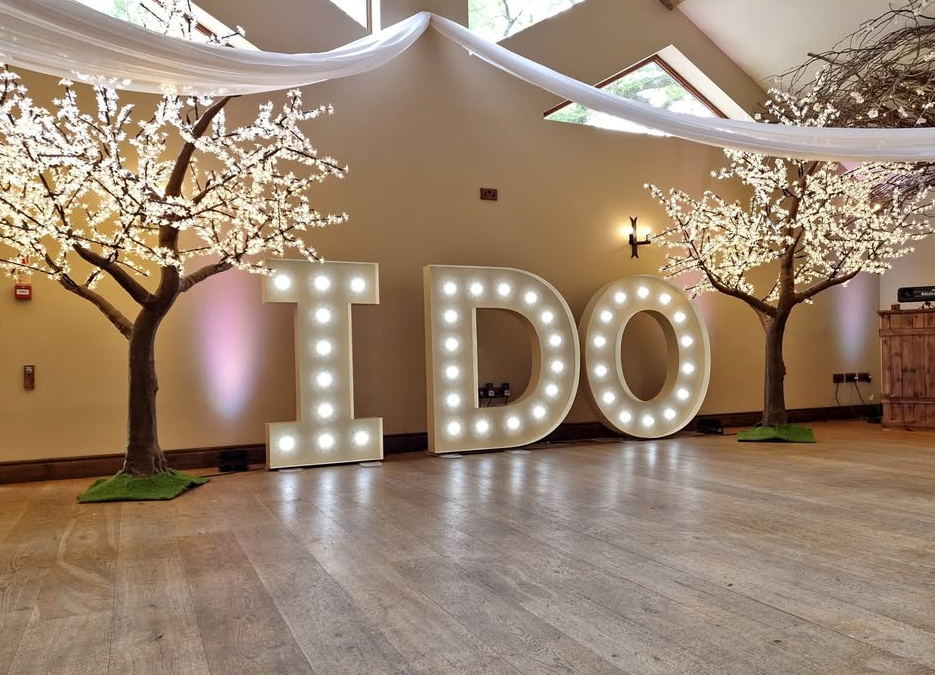 Sell wedding decorations store