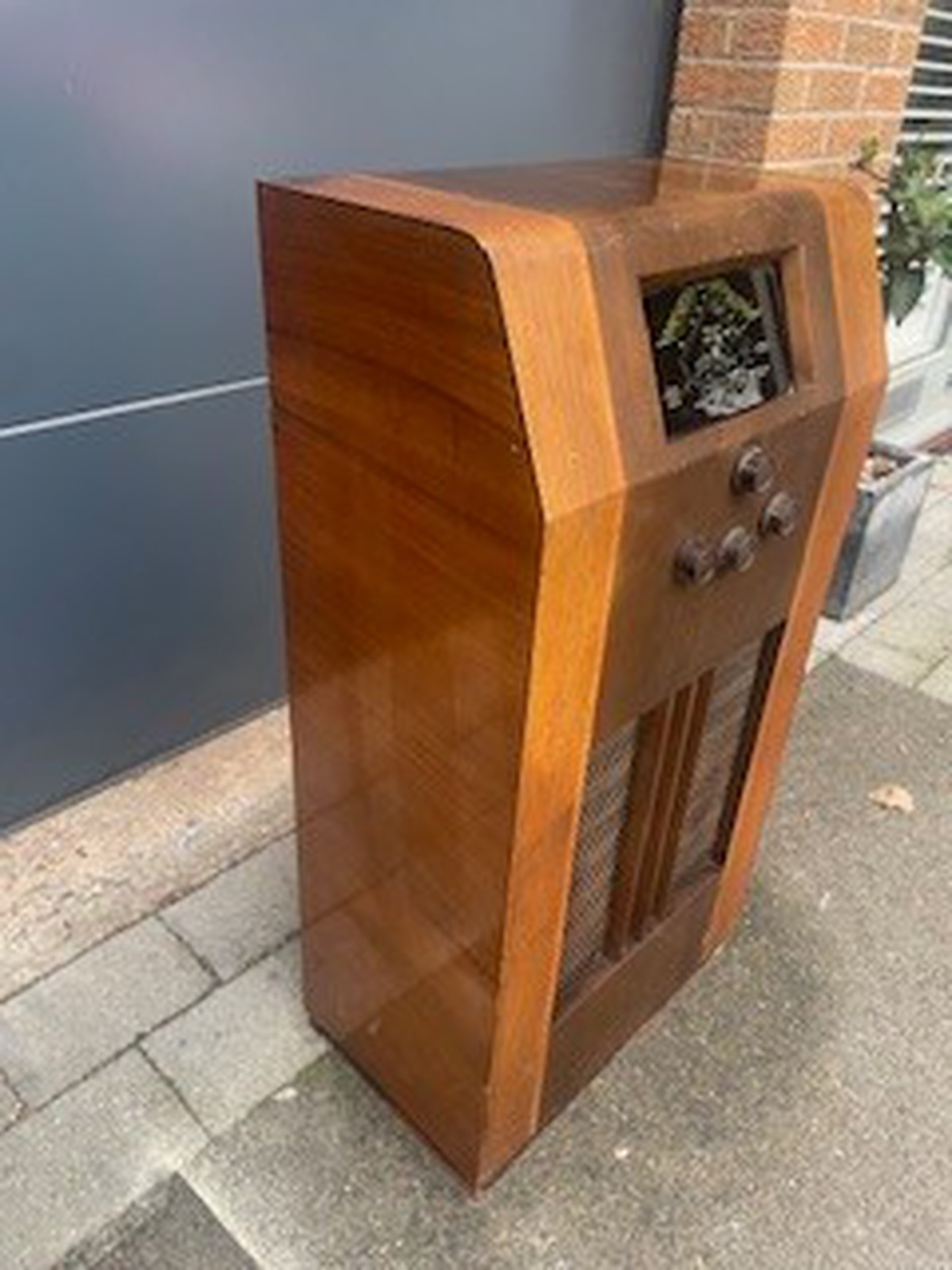 Secondhand Vintage and Reclaimed | 30's Vintage | Pye Stand up Radio ...