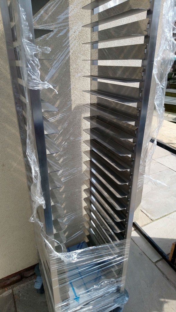 Secondhand Catering Equipment | Clearing Trolleys And Tray Racks | 8x ...