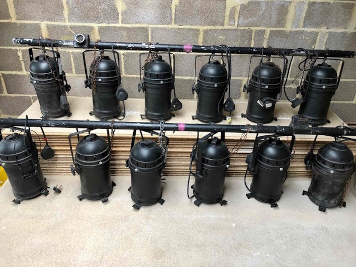 Secondhand Sound and Lighting Equipment | Par Cans | 2x 6 Way IWB Par ...