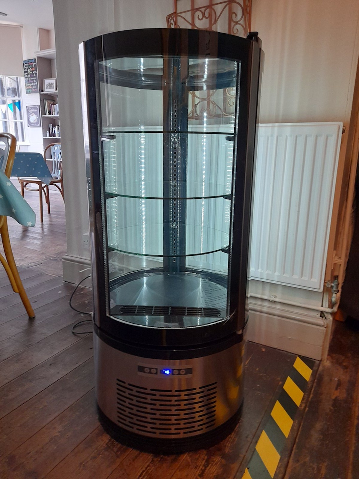 Secondhand Catering Equipment | Patisserie and Cake Displays | Blizzard ...