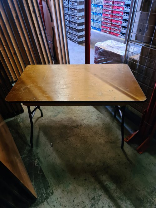 Secondhand Chairs and Tables | Round Tables with Folding Legs