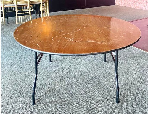 Secondhand Chairs and Tables | Round Tables with Folding Legs