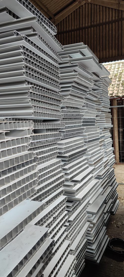 Secondhand Exhibition and Display Equipment