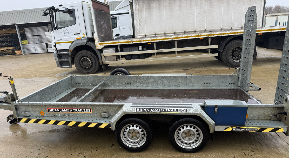 Curlew - New and Used Marquees | Transport Equipment | Brian James ...